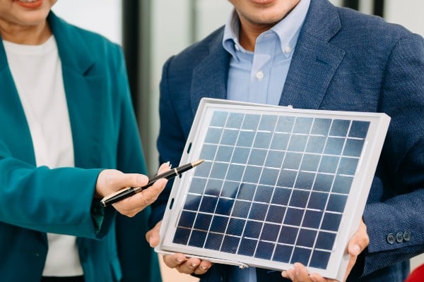 Stockage virtuel électricité : comment cela fonctionne ? - Habitat et ...