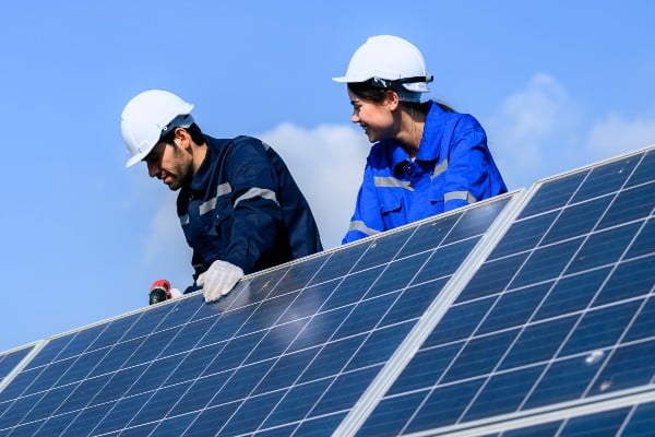 Stockage virtuel électricité : comment cela fonctionne ? - Habitat et ...